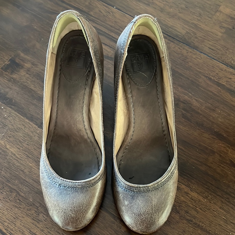 Frye Carson Pump - Gem